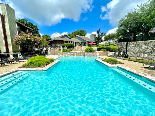 2 BR, 1.5 BA Apartment 5450 Rowley Rd Unit 1706, San Antonio, TX 78240