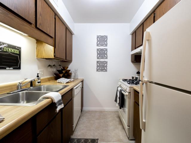 2 BR, 1.5 BA Apartment 5630 University Park Drive Unit 00604, Mishawaka, IN 46545