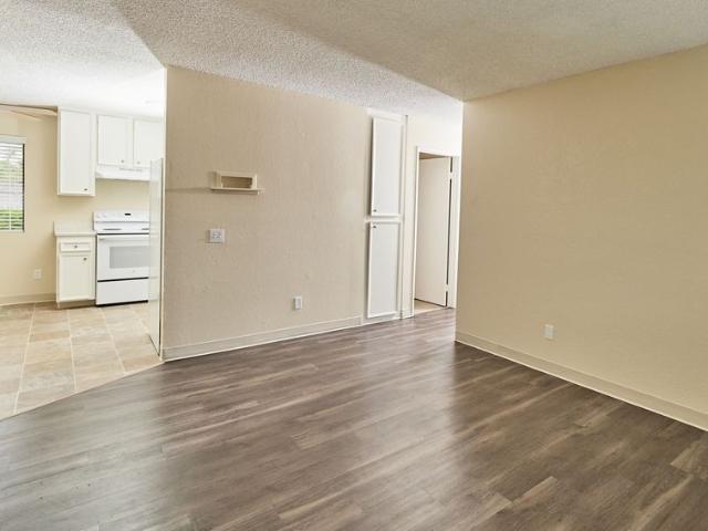 2 BR, 1.5 BA Apartment 575 Graves Ave Unit G 02, El Cajon, CA 92020