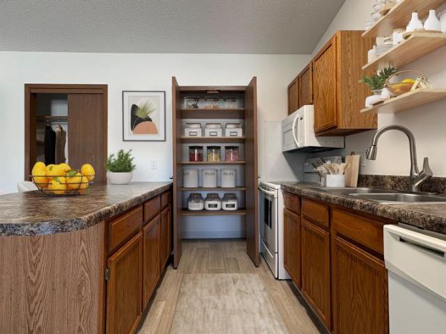 2 BR, 1.5 BA Apartment 5901 Vista Dr Unit 00832, West Des Moines, IA 50266