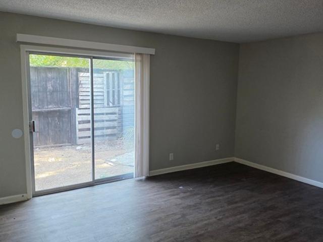 2 BR, 1.5 BA Apartment 605 West Oak Street, Weatherford, TX 76086