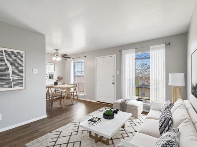 2 BR, 1.5 BA Apartment 600 West Hallmark Avenue Unit 501, Killeen, TX 76541