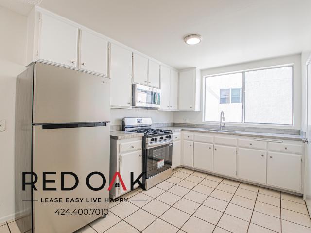 2 BR, 1.5 BA Apartment 619 N Kingsley Dr, Los Angeles, CA 90004