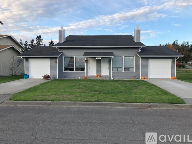 2 BR, 1.5 BA Apartment 6102 Parkside Dr, Unit A, Anacortes, WA 98221