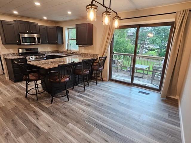 2 BR, 1.5 BA Apartment 612 4th Street North, Hudson, WI 54016