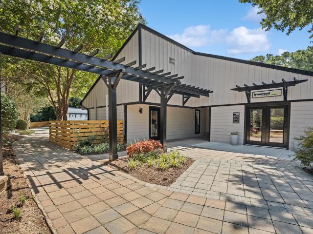 2 BR, 1.5 BA Apartment 6200 North Hills Drive Unit 6221 E, Raleigh, NC 27609