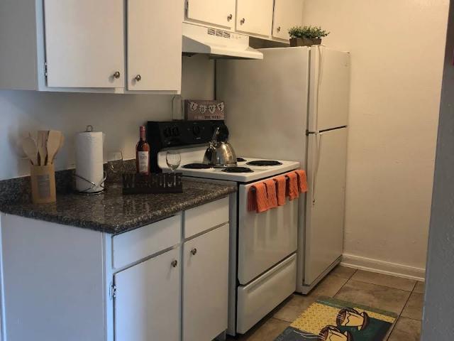 2 BR, 1.5 BA Apartment 6353 Skyline Dr Unit 152, Houston, TX 77057