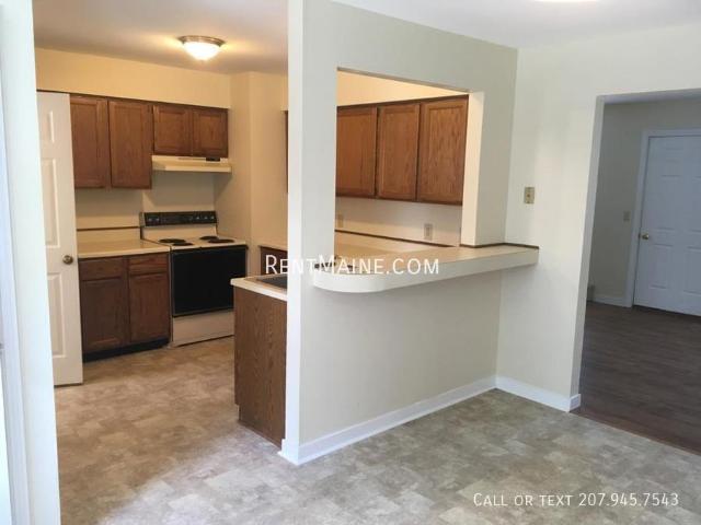 2 BR, 1.5 BA Apartment 63 Valley View Lane Apt, Bangor, ME 04401