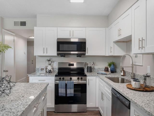 2 BR, 1.5 BA Apartment 6490 US Hwy 49N Unit 226, Hattiesburg, MS 39401