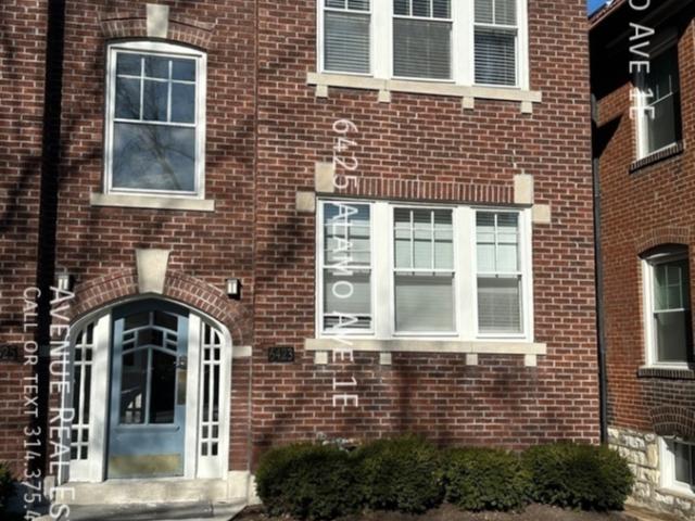 2 BR, 1.5 BA Apartment 6425 Alamo Ave 1E, Saint Louis, MO 63105