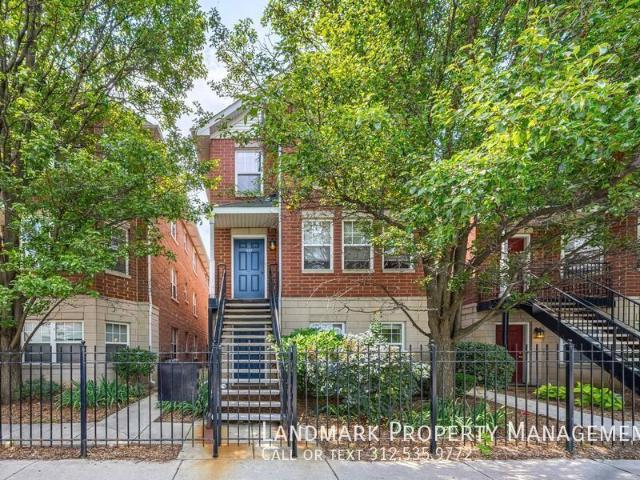 2 BR, 1.5 BA Apartment 655 West Division Street, Chicago, IL 60610