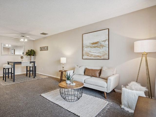 2 BR, 1.5 BA Apartment 6741 C Avenue Northeast Unit 569 2, Cedar Rapids, IA 52402