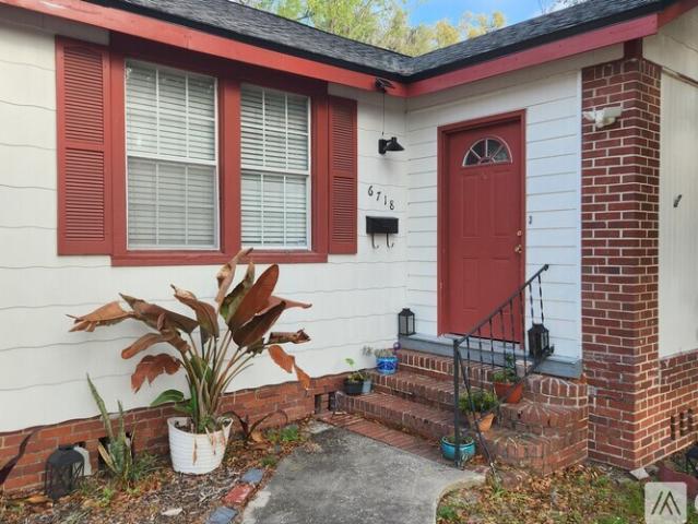 2 BR, 1.5 BA Apartment 6718 Drayton St, Jacksonville, FL 32208