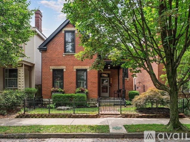 2 BR, 1.5 BA Apartment 67 East Mithoff Street, Columbus, OH 43206