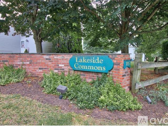 2 BR, 1.5 BA Apartment 705 Lake Ave, Unit 12, Bristol, CT 06010