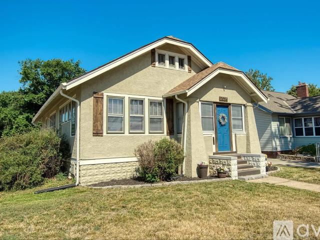 2 BR, 1.5 BA Apartment 7004 North 24th Street, Omaha, NE 68112