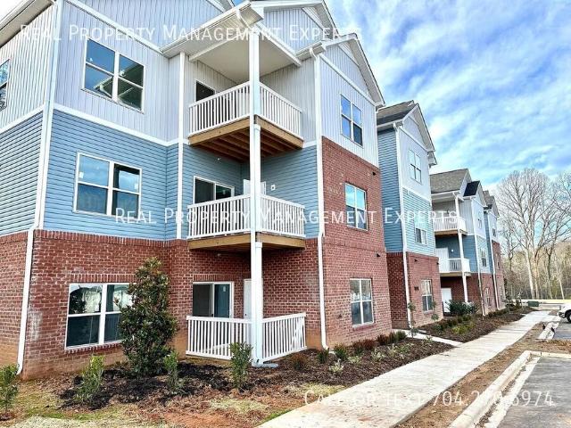 2 BR, 1.5 BA Apartment 7006 Star Oaks Lane, Charlotte, NC 28262