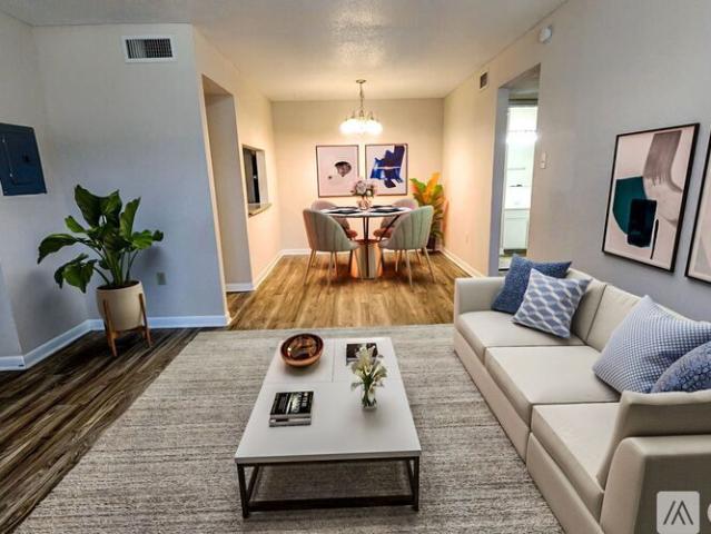 2 BR, 1.5 BA Apartment 7019 Huntington Park Dr, Unit 21, New Orleans, LA 70127