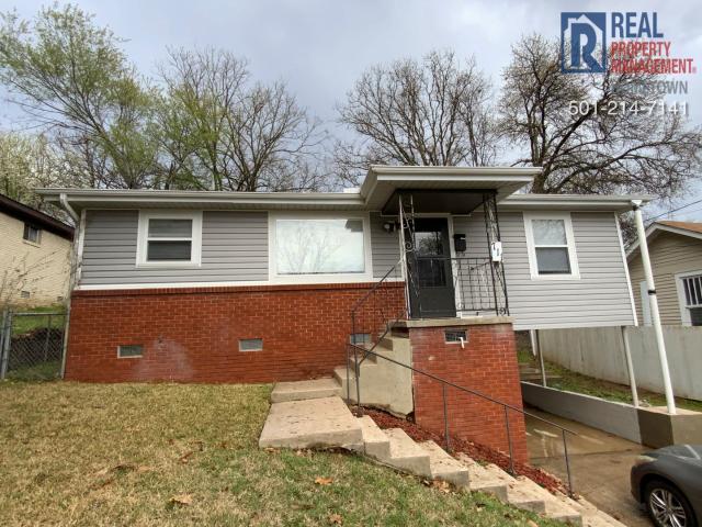 2 BR, 1.5 BA Apartment 711 W 54th St, North Little Rock, AR 72118