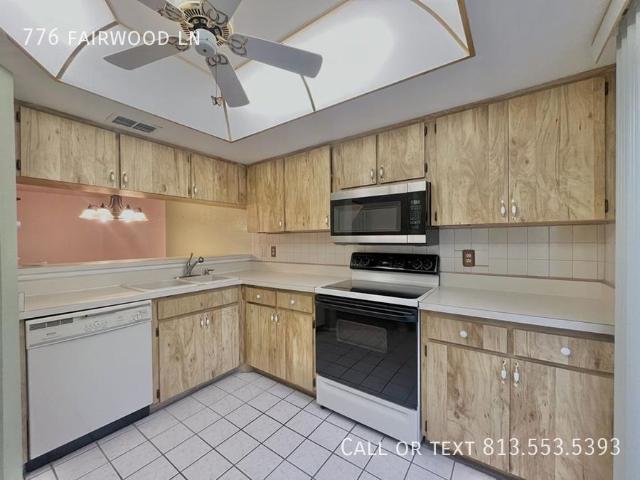 2 BR, 1.5 BA Apartment 776 fairwood ln, Clearwater, FL 33759