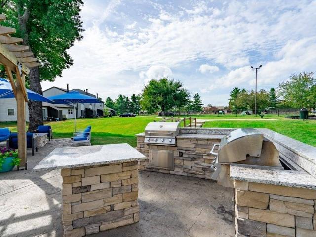 2 BR, 1.5 BA Apartment 7832 Royalty Ave Unit 7702, Louisville, KY 40222