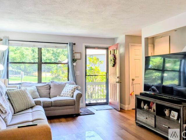 2 BR, 1.5 BA Apartment 804 Pinewood Drive, Unit 804, Smithfield, RI 02917