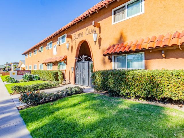 2 BR, 1.5 BA Apartment 8071 E. 7th Street Unit 24, Buena Park, CA 90621