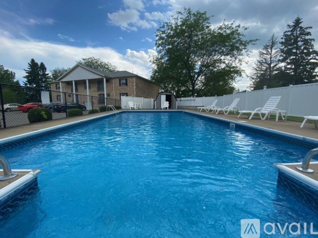 2 BR, 1.5 BA Apartment 800 Northwood Ct, Unit 101, Wheeling, WV 26003
