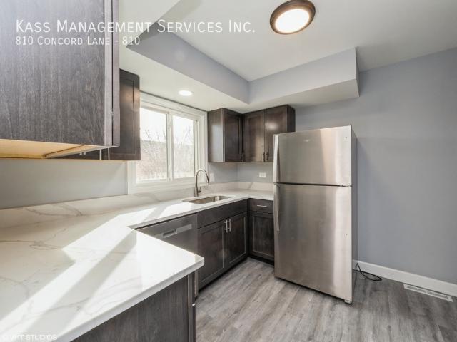 2 BR, 1.5 BA Apartment 810 Concord Lane, Barrington, IL 60010