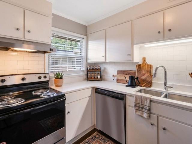 2 BR, 1.5 BA Apartment 810 South Main Street Unit A 107A, Salisbury, NC 28144