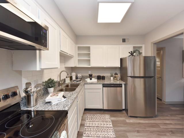 2 BR, 1.5 BA Apartment 811 Antique Court Unit H 6427, Indianapolis, IN 46260