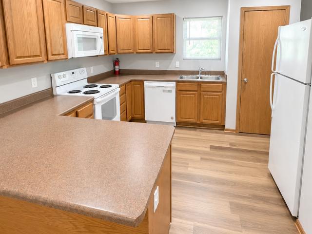 2 BR, 1.5 BA Apartment 825 Hawkeye Drive, Dubuque, IA 52001