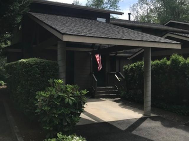 2 BR, 1.5 BA Apartment 835 NW Huckle Dr, Unit A, Bremerton, WA 98311