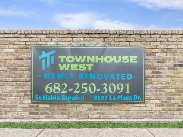 2 BR, 1.5 BA Apartment 8597 La Plaza Drive Unit 13 1306, Fort Worth, TX 76108