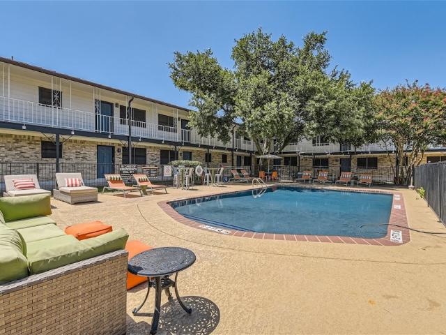 2 BR, 1.5 BA Apartment 8605 Shoal Creek Boulevard Unit 106, Austin, TX 78757