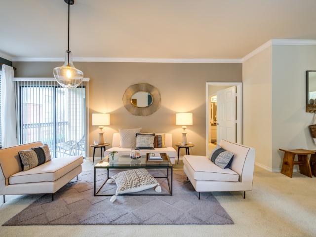2 BR, 1.5 BA Apartment 8705 Southwestern Blvd. Unit 01704, Dallas, TX 75206