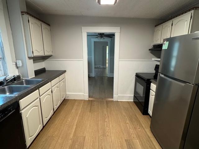 2 BR, 1.5 BA Apartment 87 Cumberland Street, Unit Apt 2, Bangor, ME 04401