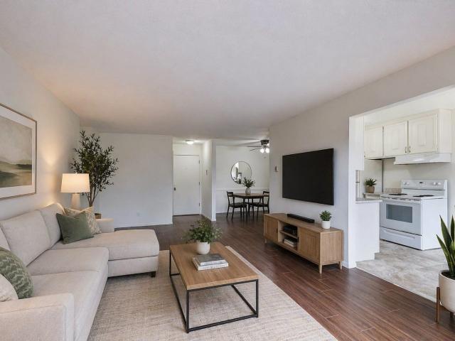2 BR, 1.5 BA Apartment 885 Highway 36 W Unit 106, Saint Paul, MN 55113