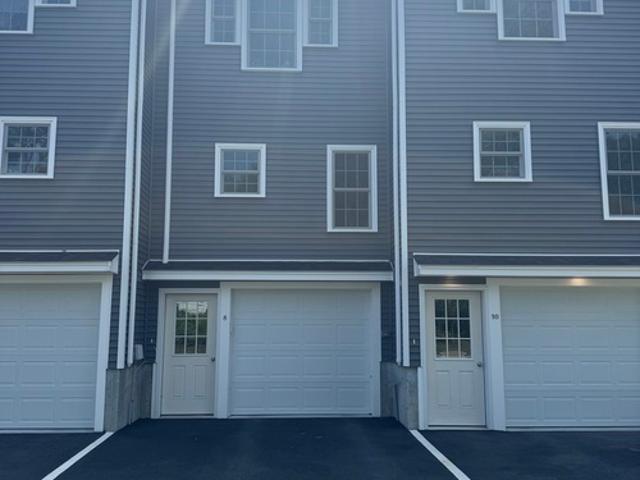 2 BR, 1.5 BA Apartment 8 Village Wy, Unit 8, Kennebunk, ME 04043
