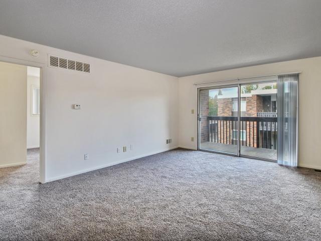 2 BR, 1.5 BA Apartment 902 Burlington Drive Unit 10 08, Flint, MI 48503