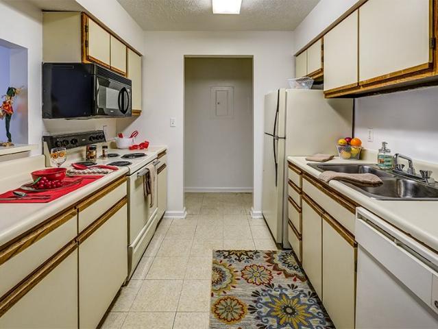 2 BR, 1.5 BA Apartment 919 Lewis Creek Ln Unit 00105, Shelbyville, IN 46176