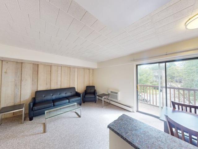 2 BR, 1.5 BA Apartment 912 S. Forest Ave, Ann Arbor, MI 48104