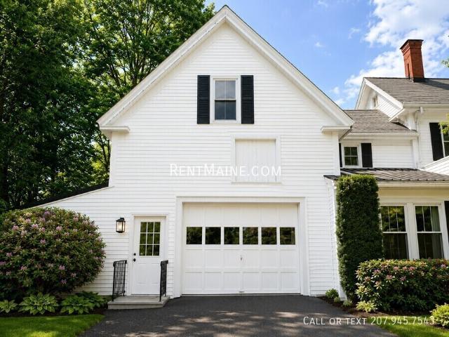 2 BR, 1.5 BA Apartment 91 State St. Apt Brewer, ME 04412
