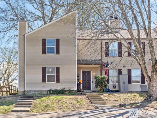 2 BR, 1.5 BA Apartment 923 Kingsbury Dr, Unit B, Clarksville, TN 37040