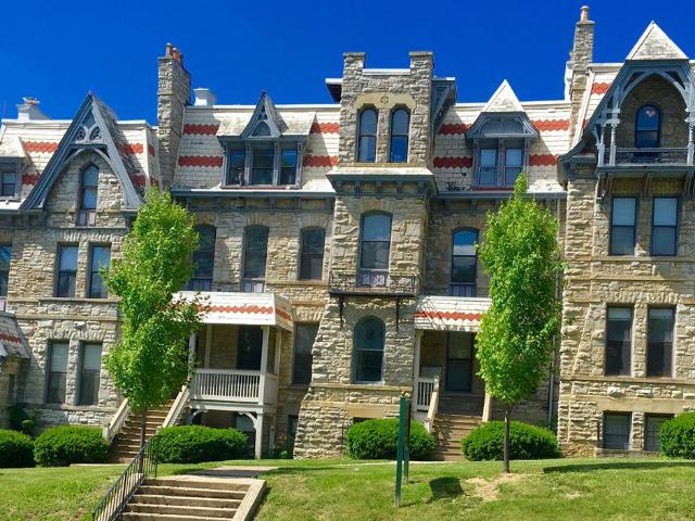 2 BR, 1.5 BA Apartment 938 946 Morris St Unit 946B, Cincinnati, OH 45206