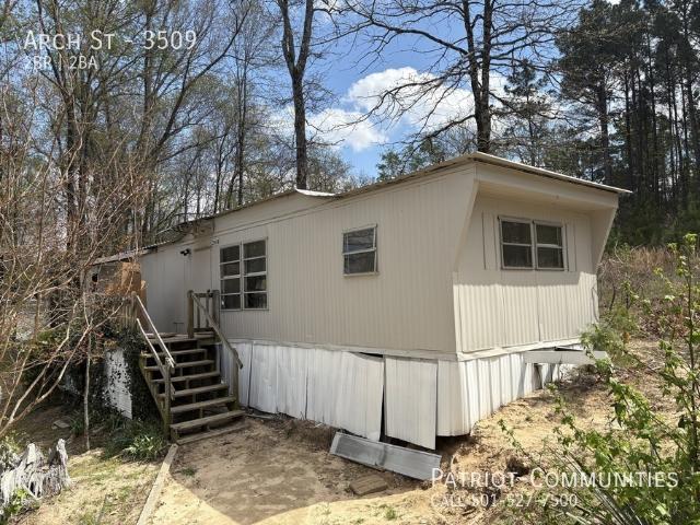 2 BR, 1.5 BA Apartment Arch St, Little Rock, AR 72206