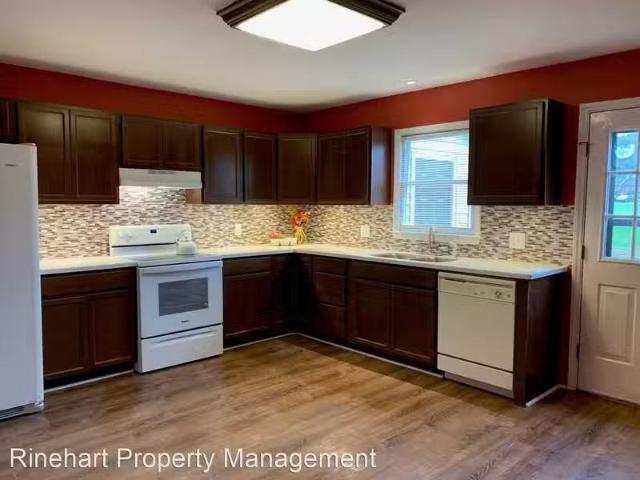 2 br, 1.5 bath Apartment 486 A Willowspring Lane 486 Willow.