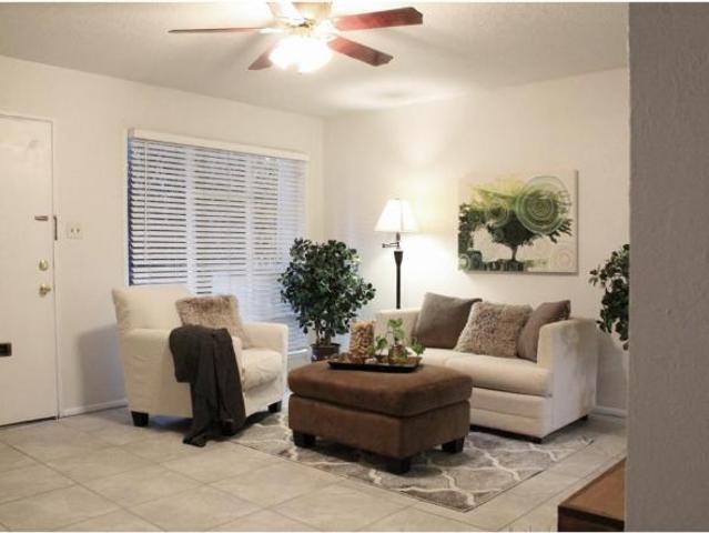 2 Br, 1 bath, Townhouse 1025 Alvarado Se