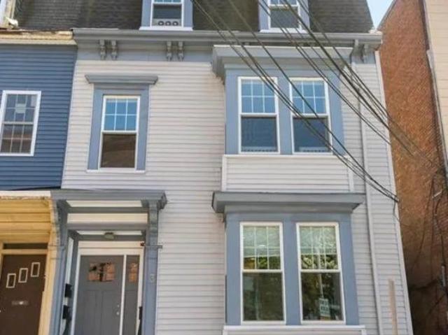 2 Br, 1 bath, Townhouse/Brownstone/RowHouse 3 Monmouth St