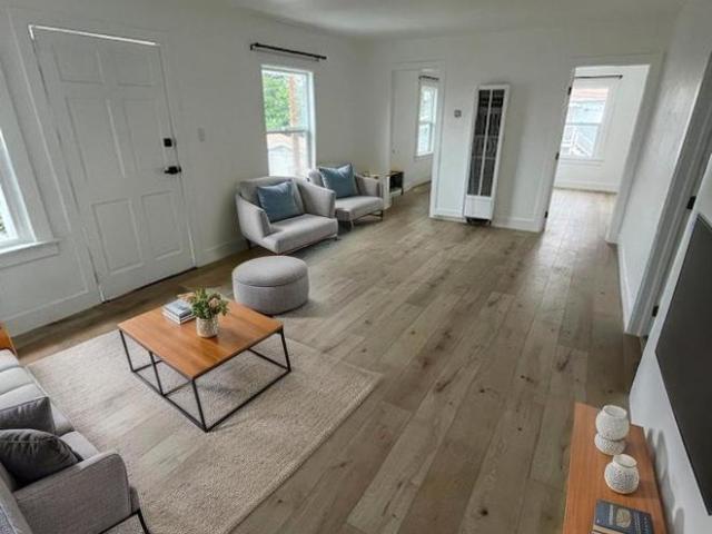 2 Br, 1 bath, Townhouse/Brownstone/RowHouse 109 1/2 Alberta